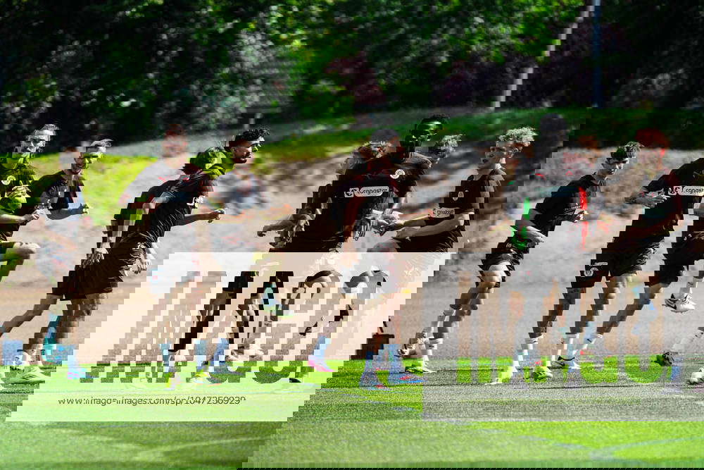 Players warming up GER, Training FC St Pauli, Football, Bundesliga, Season