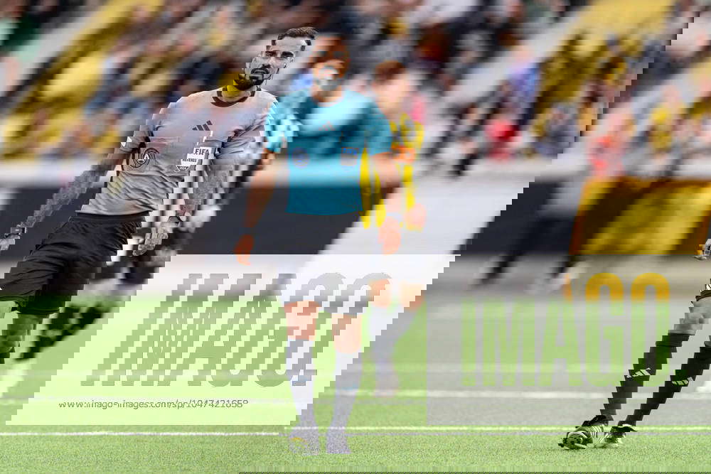 Referee Mohammed Al Hakim during the Allsvenskan football match between ...