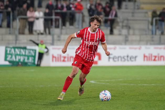 SC Freiburg and Max Rosenfelder extend their partnership The 21-year ...