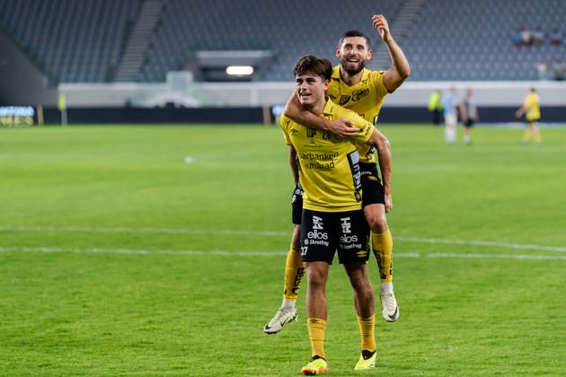 240718 Besfort Zeneli and Arber Zeneli of Elfsborg celebrate after ...
