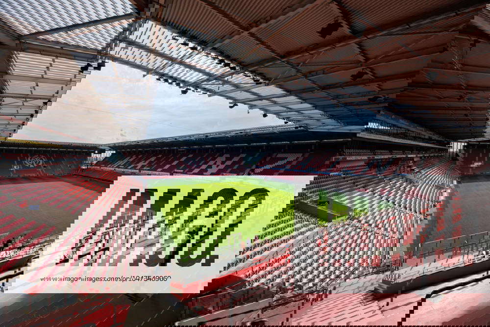 MEWA Arena Mainz 1 FSV Mainz 05, 19 07 2024 View in sunshine from the ...