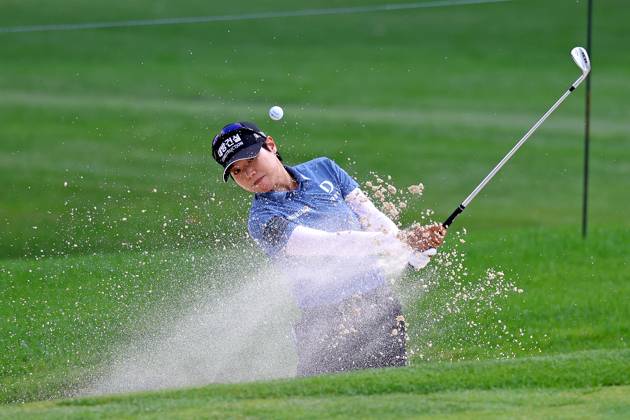 SYLVANIA, OH - JULY 19: LPGA, Golf Damen player So Mi Lee hits out of a ...