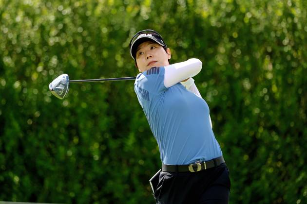 SYLVANIA, OH - JULY 19: LPGA, Golf Damen player So Mi Lee hits out of a sand trap on the 3rd hole