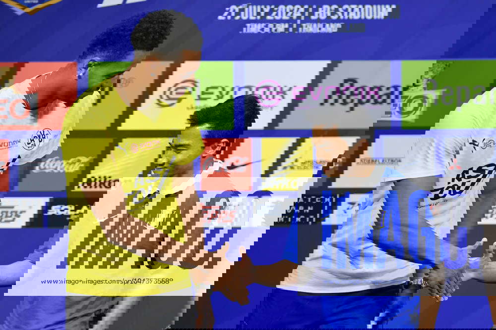 BVB Dortmund s Asia Tour Pre-Season 2024 Felix Nmecha (L) of Borussia Dortmund and Chanathip