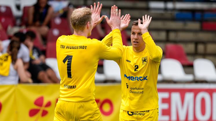 from left Patrick Thomas TSV Pfungstadt, 1 , Dennis Gruber TSV ...