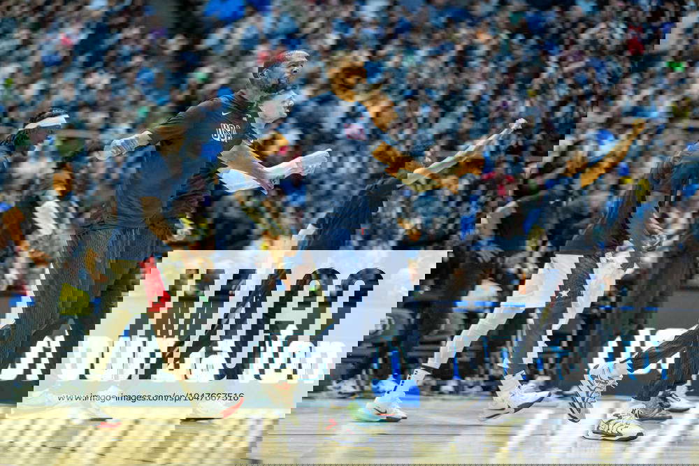 The US bench full of emotion, GBR, USA vs Germany, Basketball, Test ...