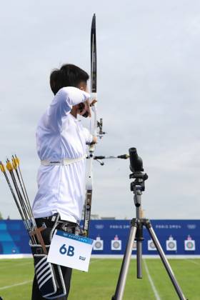 Paris, Ile de France, France: LEI Chien-Ying of Taipei competes in the ...
