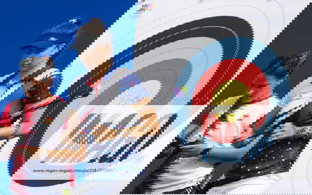 Marie Horackova of Czech Republic, right, in women individual ranking ...