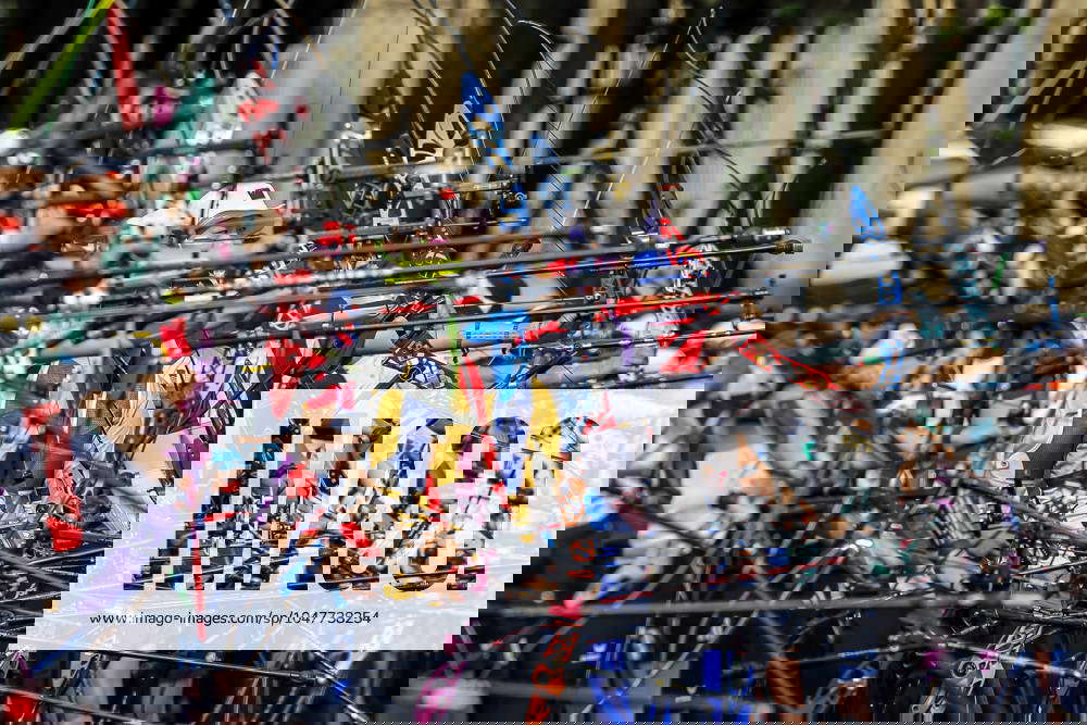 Shooting line illustration Women s Individual Ranking Round Archery ...