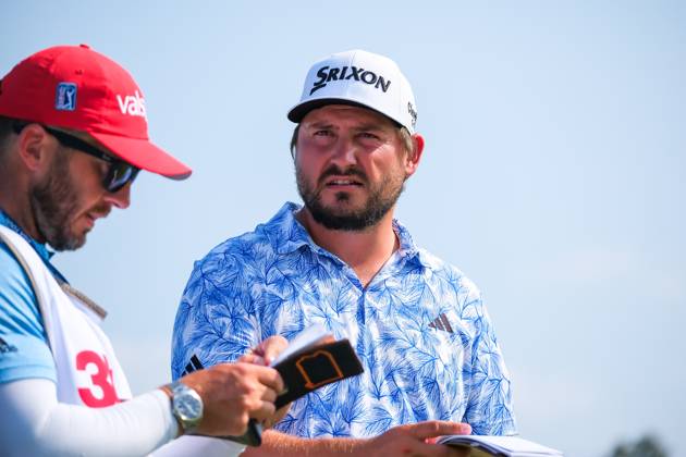 Blaine, Minnesota, USA: ANDREW NOVAK prepares to tee off at hole 17 ...