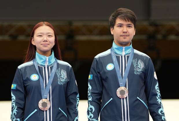 CHATEAUROUX, Bronze medalists Alexandra Le Islam Satpayev of Kazakhstan ...