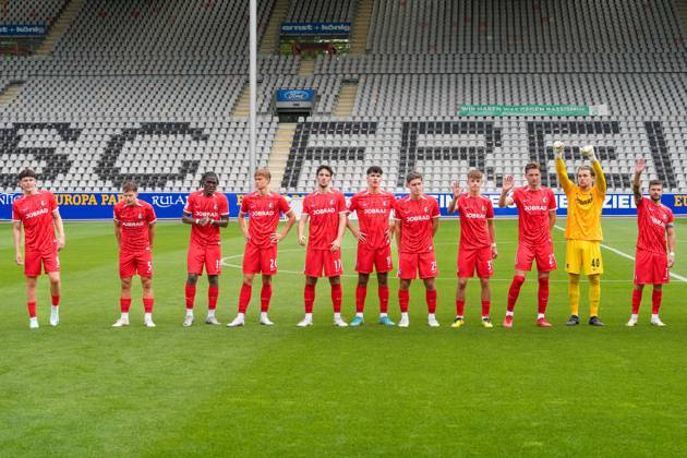 Freiburg team with f l Alessio Besio SC Freiburg II, 09 , Fabian Rüdlin ...