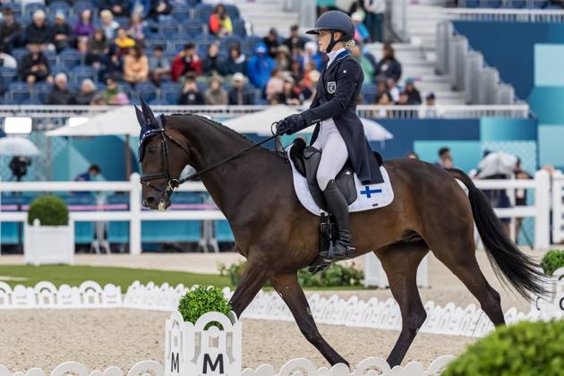 Paris, Ile de France, France: VEERA MANNINEN rides SIR GREG in the ...