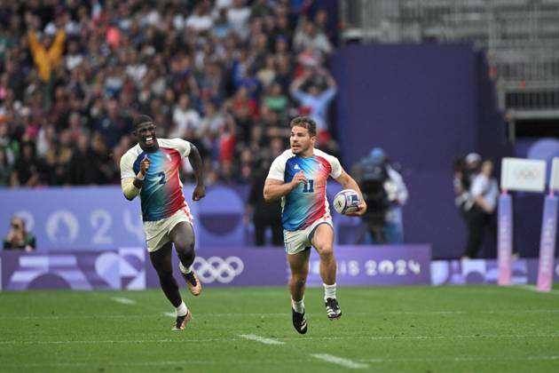 Action during the Rugby sevens 7s Olympics Final between France v Fidji ...