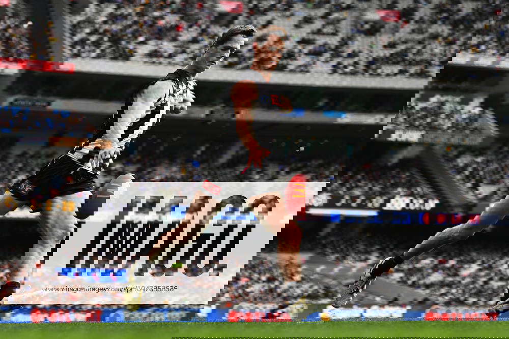 AFL MAGPIES TIGERS, Oscar Steene of the Magpies kicks the ball during ...