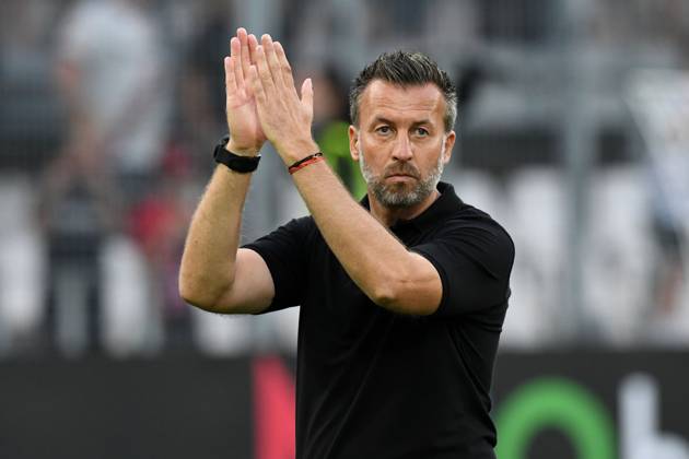 Coach Christoph Dabrowski Rot Weiss Essen reassures his players GER ...