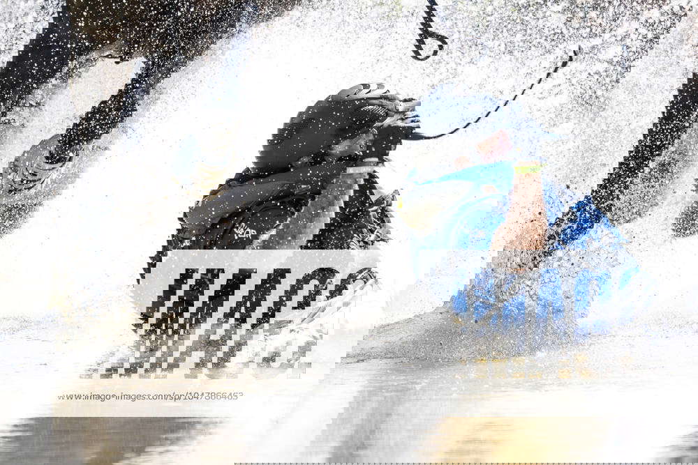 240728 Ronald Zabala G of Ecuador with horse Forever Young Wundermaske ...