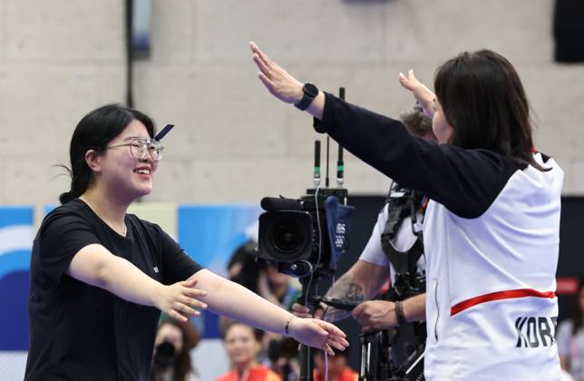 CHATEAUROUX, Oh Ye Jin of South Korea reacts after the 10m air pistol ...