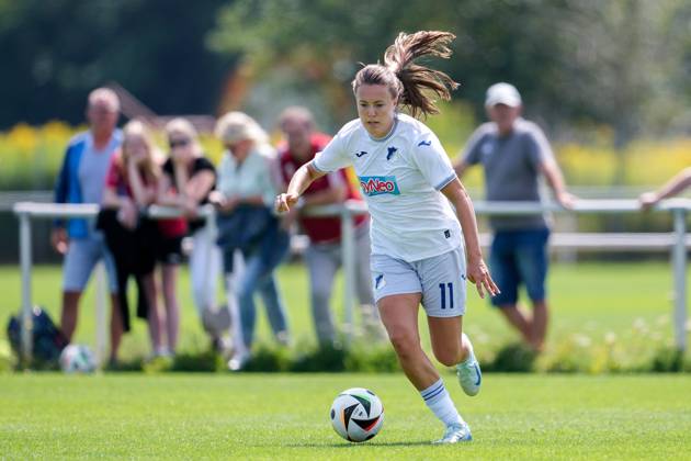 Mara Alber TSG II, 7, on the ball, crop, full body, single image, action, 15 08 2021, St Leon Rot