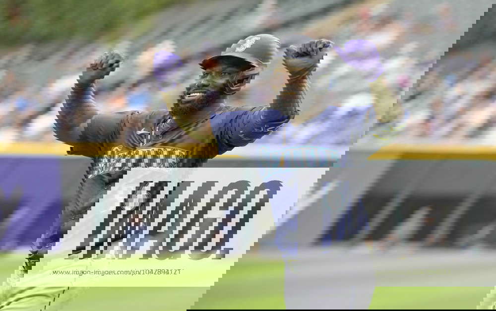 Seattle Mariners Randy Arozarena (56) celebrates his bunt single to ...