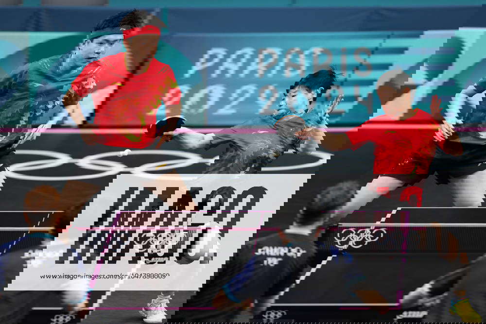 (240728) -- PARIS, July 28, 2024 -- Wang Chuqin Sun Yingsha (R) of ...