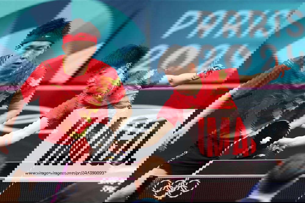 (240728) -- PARIS, July 28, 2024 -- Wang Chuqin Sun Yingsha (R) of ...