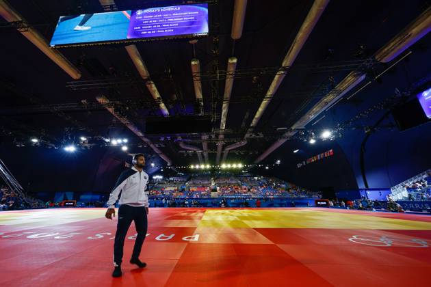 Paris, Paris, FRANCE: General view inside the stadium during the Judo ...