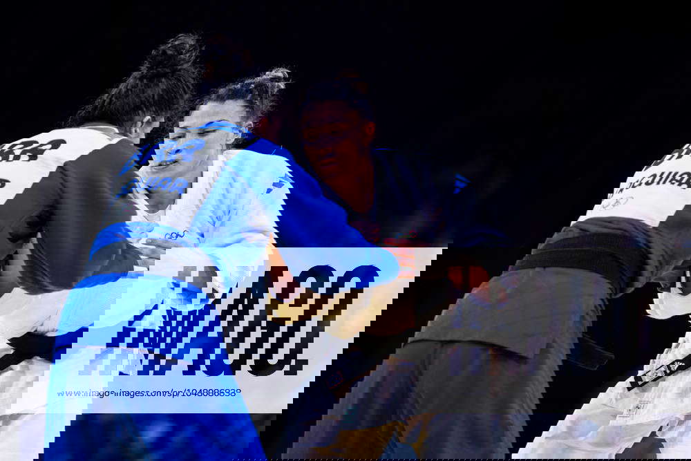 PACUT KLOCZKO Beata Poland, white vs NIRAGIRA Ange Ciella Burundi, blue ...