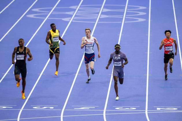 Matthew Hudson Smith of Great Britain, Deandre Watkin of Jamaica ...