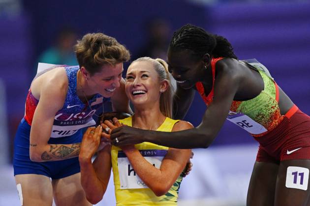 OLY24 ATHLETICS, Australian runner Jessica Hull reacts after winning a ...