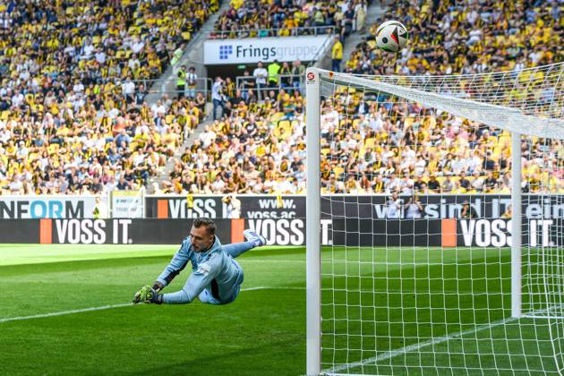Marcel Johnen Goalkeeper Alemannia Aachen, 1, Action, Action, Game ...