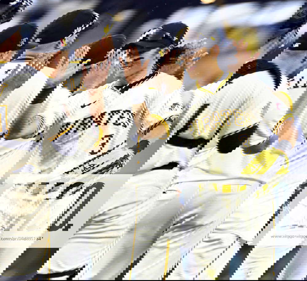 Pittsburgh Pirates outfielder Ji Hwan Bae (3) celebrates the Pirates 7 ...