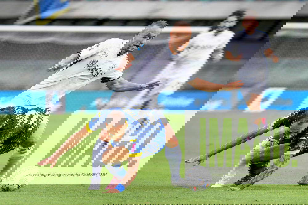 Foul of Napoli s Stanislav Lobotka on Verona s Grigoris Kastanos during Hellas Verona FC vs SSC