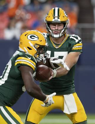 Denver, Colorado, USA: Packers QB MICHAEL PRATT looks to his receiver ...