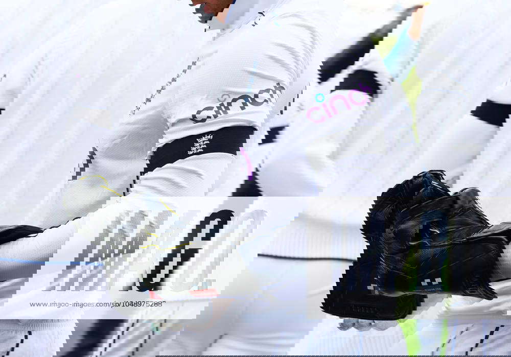 England players wearing black arm bands during the match England v Sri ...