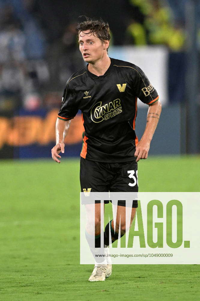 MAGNUS ANDERSEN, Serie A 2024-25 Lazio-Venezia 3-1, azione, action ...