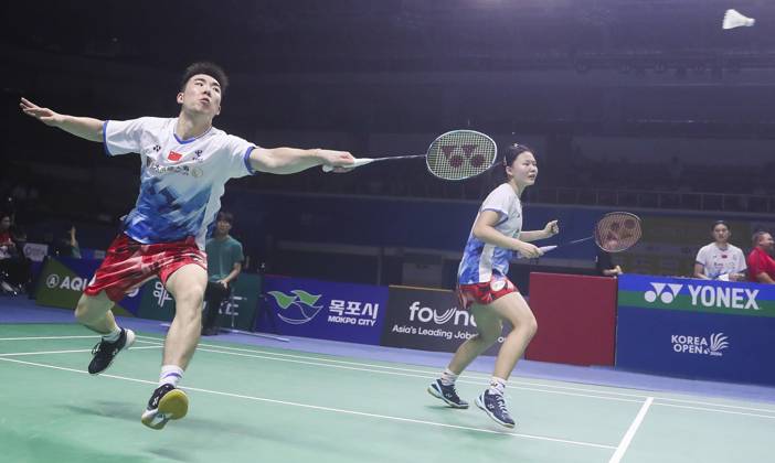 MOKPO, Aug. 30, 2024 -- Guo Xinwa Li Qian of China compete during the ...