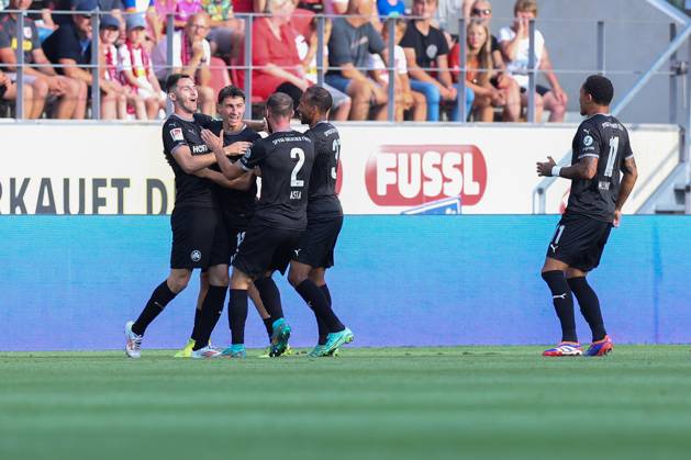 Football 2 Bundesliga 07 Matchday SSV Jahn Regensburg VfL Osnabrück on ...