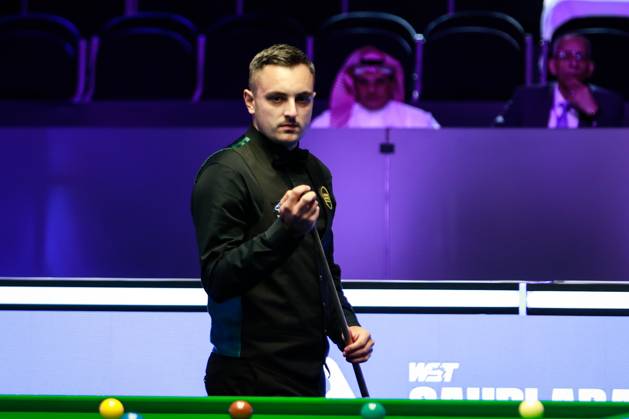 RIYAHD, SAUDI ARABIA - AUGUST 30: Haydon Pinhey of England chalks the ...