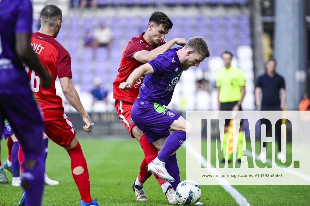 Dender s Nathan Christian Rodes and Beerschot s Tom Reyners pictured in ...