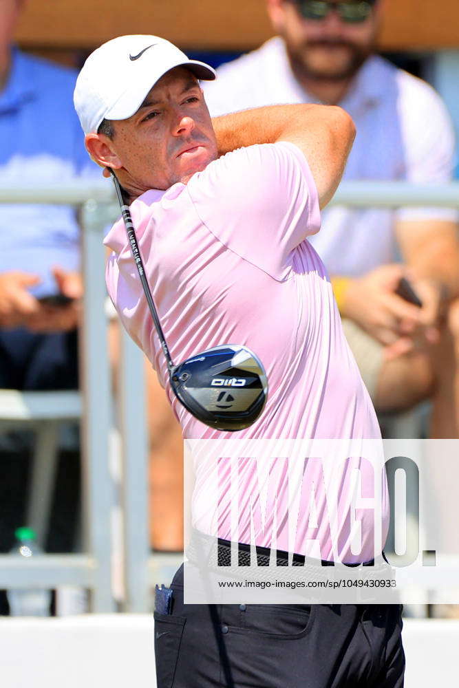 ATLANTA, GA - SEPTEMBER 01: Rory McIlroy warms up his swing on the ...