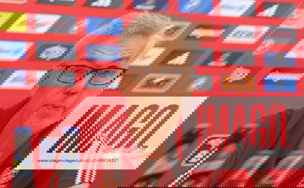 New coach Gordon Herbert, portrait, introduction, press conference ...