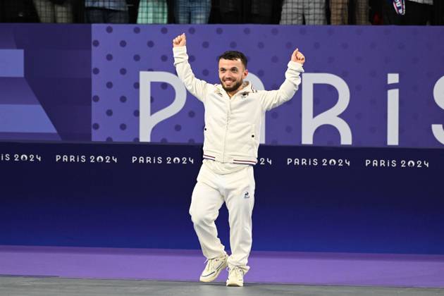 Men s Singles SH6 - Gold Medallist Charles Noakes celebrates his ...