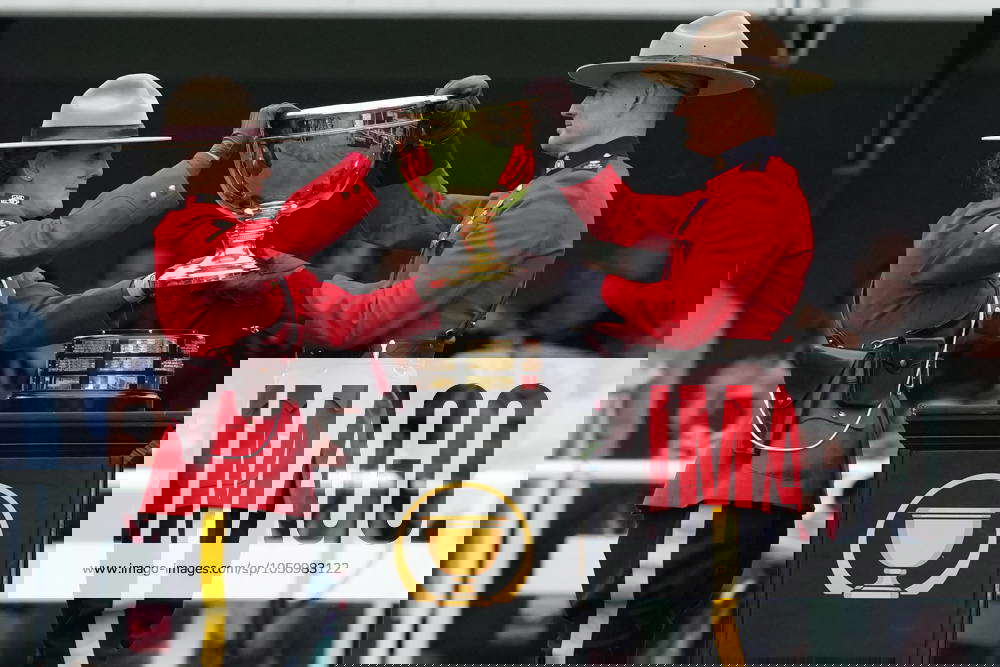 KW39 September 26, 2024, Montreal, Pq, Canada: RCMP officers bring in ...