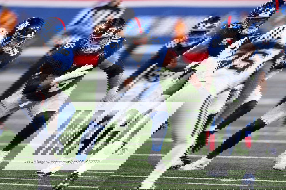New York Giants guard Jon Runyan in action during the NFL, American ...