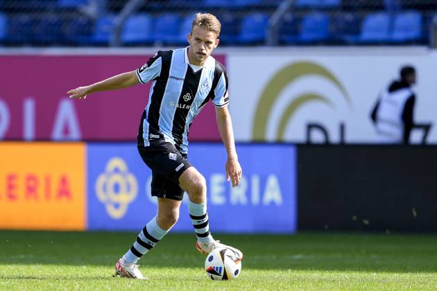 Nicklas Shipnoski SVWM, 7, on the ball, cropped, full body, single ...