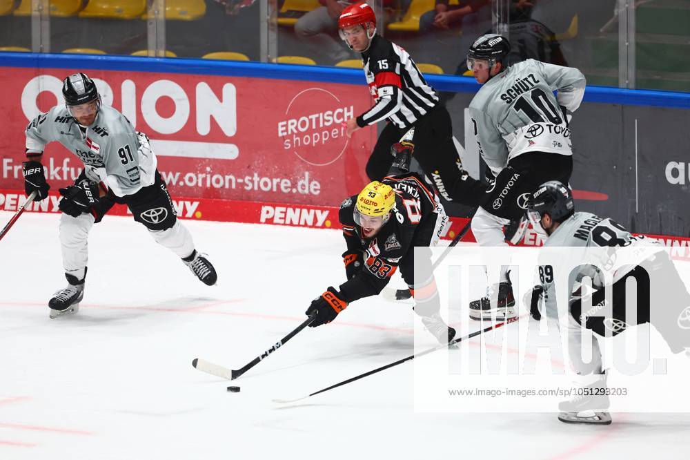 Kevin Bicker Frankfurt goes down in a duel Loewen Frankfurt vs Koelner ...
