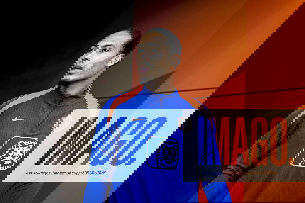 Netherlands player Virgil van Dijk, during the match Training and ...