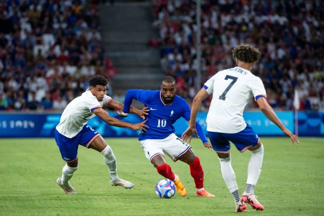 Alexandre Lacazette France, 10 in duel with Nathan Harriel USA, 02, FRA ...