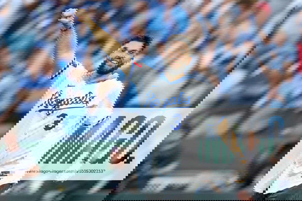 : Former Kansas City Royals player Eric Hosmer reacts to the crowd ...